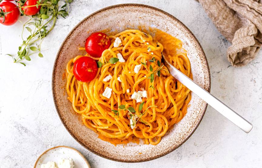 Spaghetti mit gerösteter Tomaten-Feta-Soße | ZauberMix
